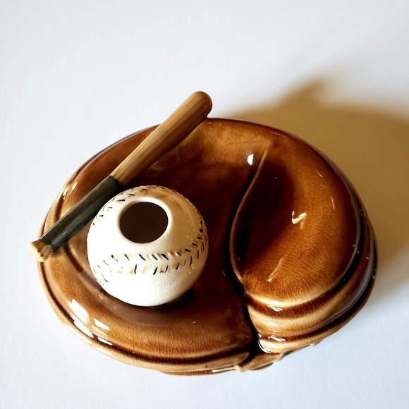 Art | Vintage Ceramic Baseball Glove With Ball And Bat Made In Japan ...
